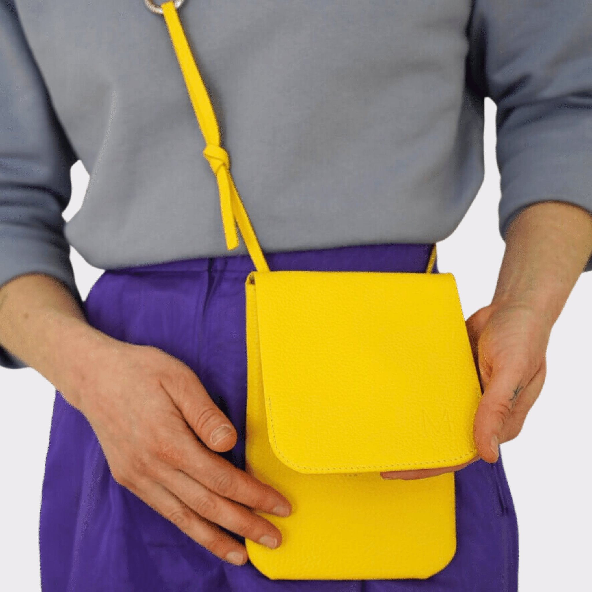 AUCH IN GELB ERHÄLTLICH – Mplus Design